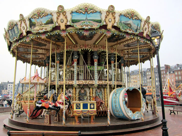 carousels | Daydream Tourist